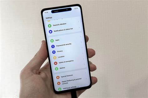 the first android dynamic island clone is here