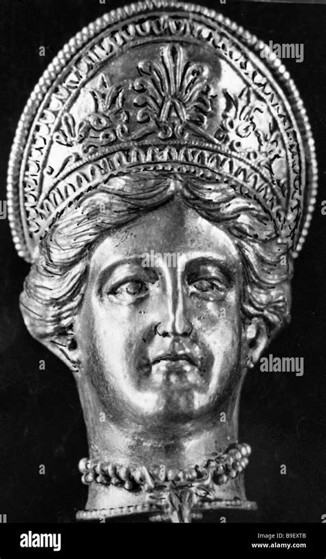 Sculpture Of Ancient Greek Fertility Goddess Demetra Unearthed At