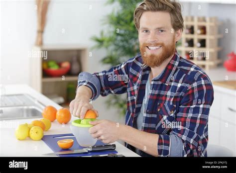 Making juice detail hi-res stock photography and images - Alamy