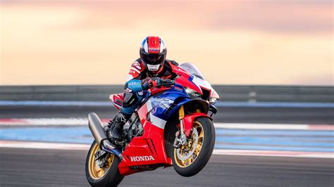 Honda Cbr1000rr R Fireblade Sp Wallpaper 4k Racing Bikes Stunt