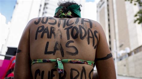Un Nuevo Mounstruo De Mamera El Repulsivo Acto De Un Hombre Contra