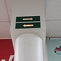 Category Double Arrow Exit Sign Wikimedia Commons
