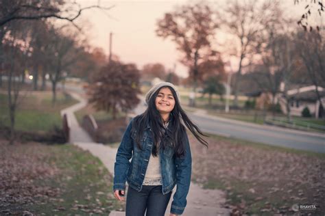 Natural Candid Portraits Photographer