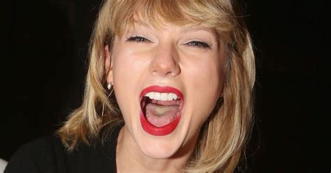 Taylor Swifts Belly Button Was Once Her Biggest Mystery