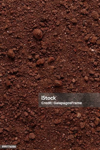 Tekstur Tanah Tampilan Atas Permukaan Tanah Gelap Foto Stok Unduh Gambar Sekarang Istock