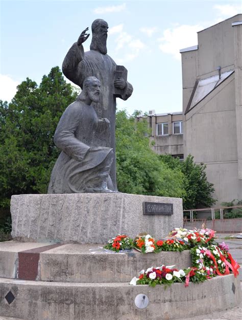 Ги чествуваме Правен факултет „Јустинијан Први“ Скопје Facebook