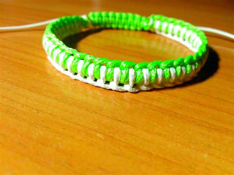 Бело-зеленый браслет из вощеного шнура. Rope Bracelet, Bracelets ...