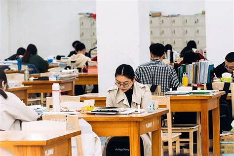 考研人数每年都有增加为什么说 年考研会更难备考时间紧迫 疫情 初试 考场 新浪新闻