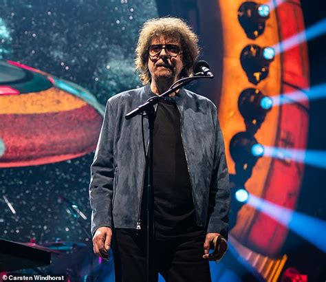 Concern For Jeff Lynne 77 As Electric Light Orchestra Show Is