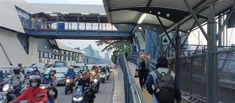Galeri Halte Cikoko St Cawang Integrasi Cl And Lrt Jabodebek