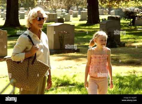 Nine Lives Glenn Close Dakota Fanning 2005 ©magnolia Pictures