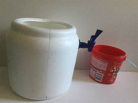 Overflow Bucket For Finding The Density Of Things 3 Steps Instructables