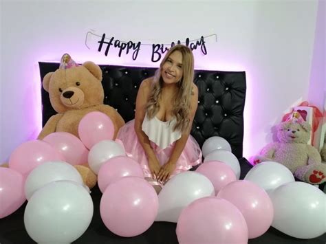 Sweetbarbiieのキャストのプロフィール Stripchat