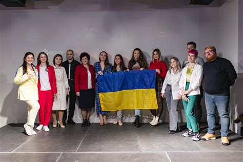 Вільне радіо відсвяткувало 5 років Вечірка друзів у 10 фото Вільне радіо