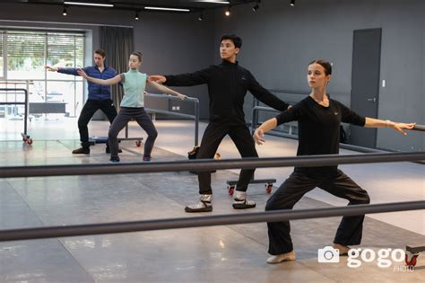 ФОТО Дэлхийн сонгодог урлагийн шилдэг балетчдын бэлтгэлээс