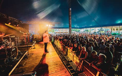 Tiende Editie Van Het Skots Skeef Festival Te Dronryp Staat Voor De