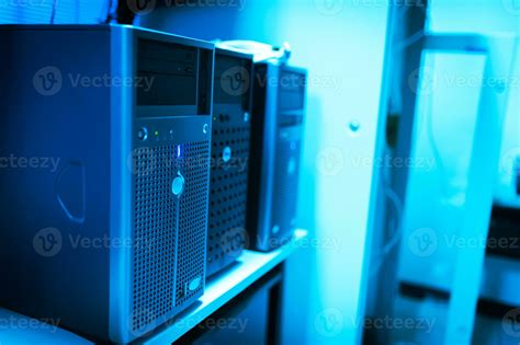 Red Servidor En Datos Centrar Habitación 35307976 Foto De Stock En Vecteezy
