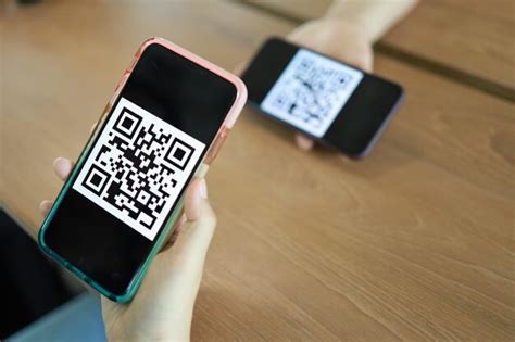 Premium Photo Qr Code Payment Woman Scanning QR Code Online Shopping Cashless Technology Concept