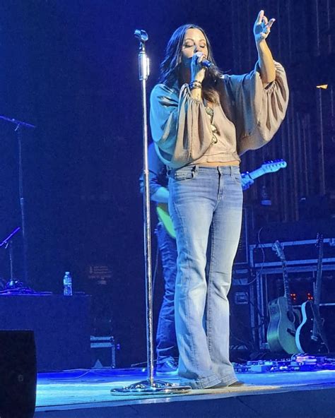 Sara Evans Rmusicwomen