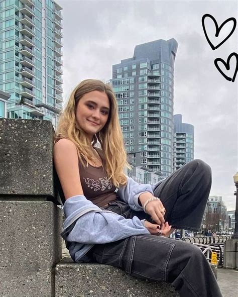 Elizabeth Anne Lizzy Greene Celebrities Elizabeth Anne Greene
