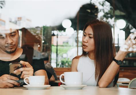 A Therapists Guide To An Anxious Avoidant Relationship — Madison Square Psychotherapy