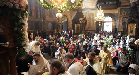 Архиерейска света Литургия и литийно шествие с мощите на св крал Стефан Милутин Софийска