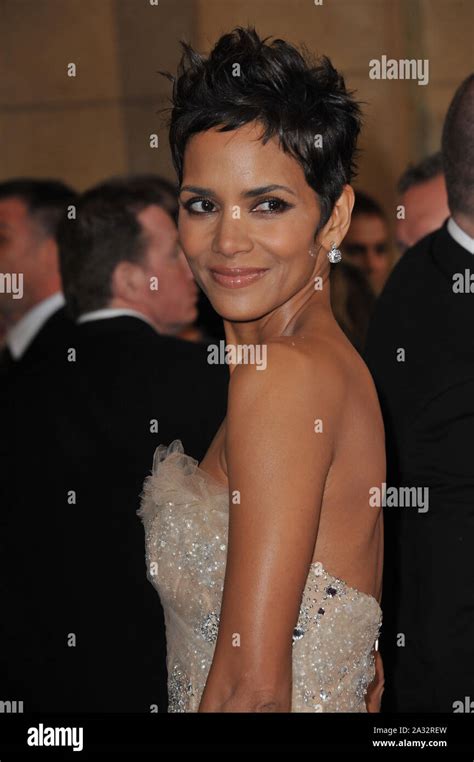 Los Angeles Ca February 27 2011 Halle Berry At The 83rd Annual