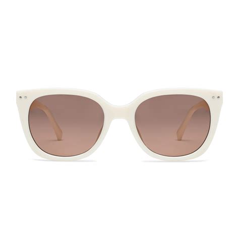 Eva Mendes Unveils Sustainable Look Optic Glasses Inspired By Her Mom