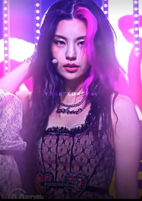 Itzy Grubundan Kim Luna Itzy Kim Fashion