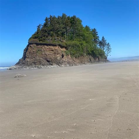 Proposal Rock In Neskowin Or 5 Photos
