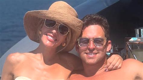 Love Pours In For Charissa Thompson As Fox Nfl Sunday Star Turns Heads