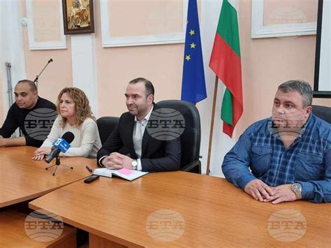 Кметът на Кюстендил представи новите служители към общината Утро