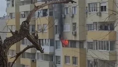 ОТ ПОСЛЕДНИТЕ МИНУТИ Пламна апартамент в Хасково евакуират хора от 8