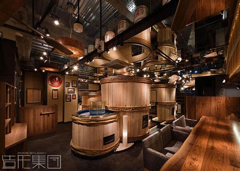 酒槽：横浜店（神奈川）のデザイン内装施工事例 [横浜]｜店舗デザイン Com