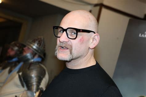 Galerie Proměna Herce Jána Jackuliaka Oholil Vlasy A Ukázal Obličej