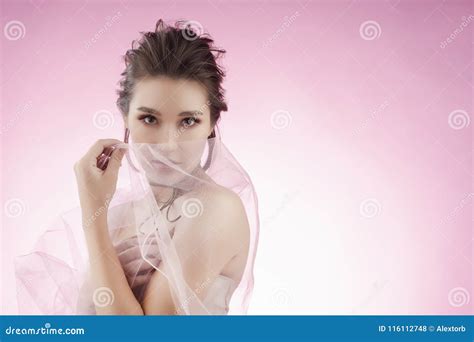 Ragazza Asiatica Del Bello Grande Seno Affascinante Che Indossa Le