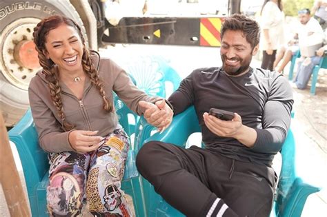 الصور الأولى لـ تامر حسني ودينا الشربيني من فيلم تاج خبر في الفن