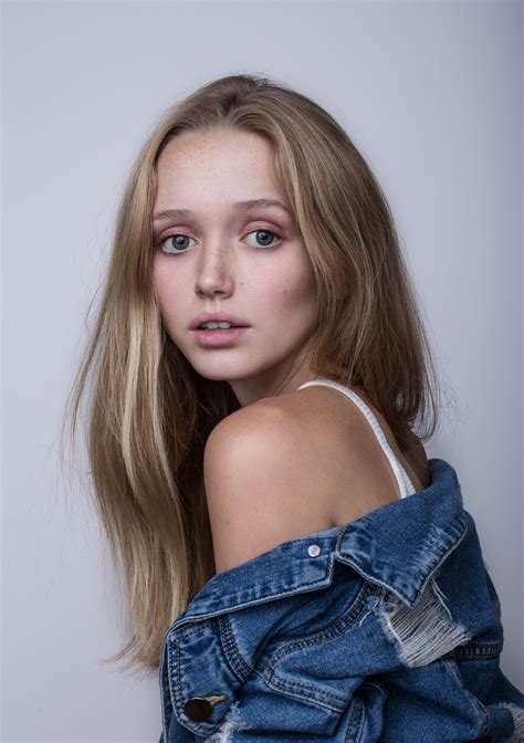 Pin By Ford Robert Black Agency On Styling 101 New Faces