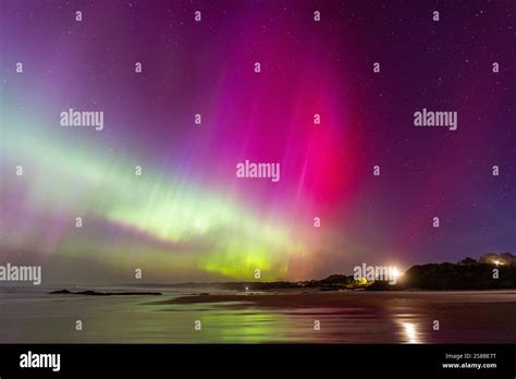 The Stunning Southern Lights Aurora Australis Putting On A Display