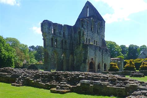 Wenlock Priory Wedding A Guide To Wedding Venues With Churches And