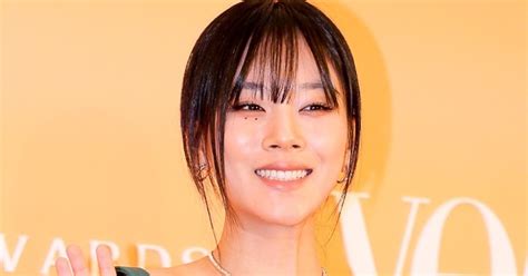 포토 비비 눈밑에 매력 점