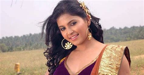 Anjali Gorgeous Hot Navel Show KOLLYWOODLIVE