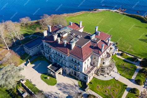 Premium Photo Newport Ri Nov 29 2020 The Breakers And Cliff Walk