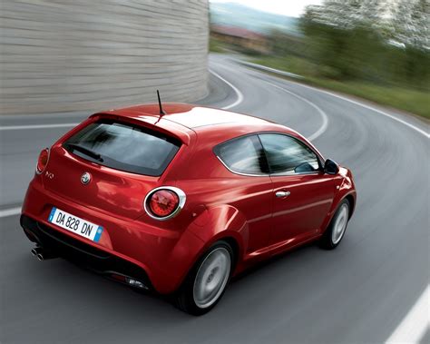 알파 로미오 빨간 자동차 속도 후면보기 배경 화면 1280x1024 배경 화면 다운로드