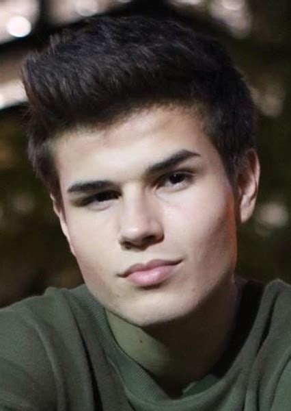 Vitor Mello Fan Casting