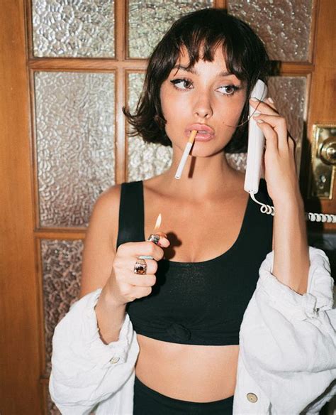 Smoking Celebs Click Image To Close This Window