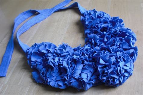 25 Free Diy Patterns For Fabric Necklaces To Up Your Style Quotient