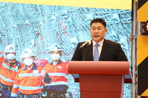 Оюу толгойн гүний уурхайн үйлдвэрлэлийн бүтээн байгуулалт эхэллээ