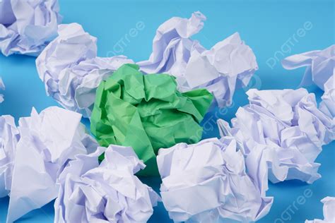 쓰레기 종이 공 쌓이는 장면 공공 복지 및 환경 보호 종이 절약 종이 더미 배경 일러스트 및 사진 무료 다운로드 Pngtree