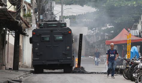 Operação Nos Complexos Do Alemão E Da Penha Mira Bandidos De Outros
